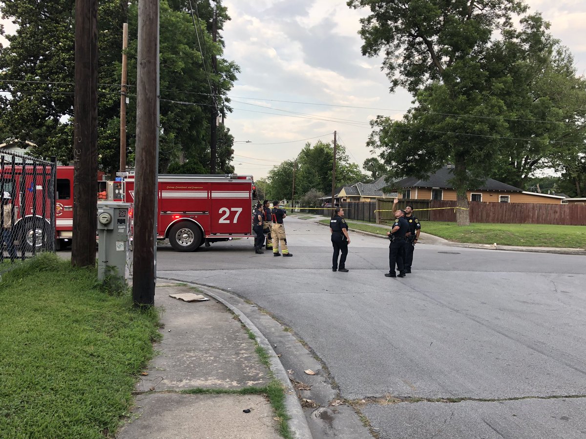 Houston Police On Twitter Northeast Vcd And Hfd Are At A Fatal Crash