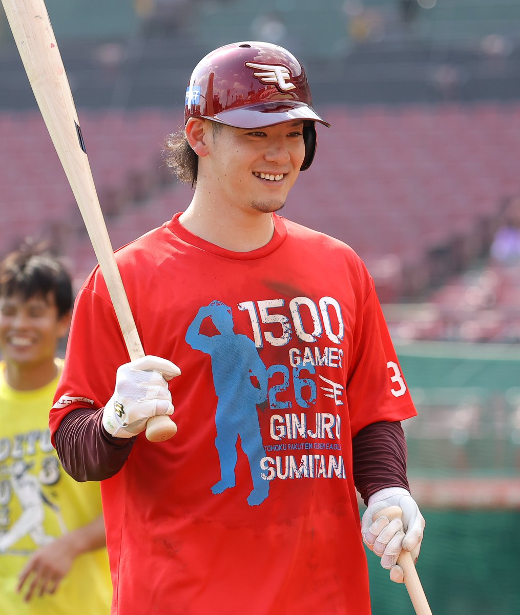 サンスポ×EAGLES on Twitter: "【楽天ｰ阪神】7日、今江敏晃コーチと塩川達也コーチの話に熱心に耳を傾ける伊藤裕季也選手。 https://sanspo.com https ...