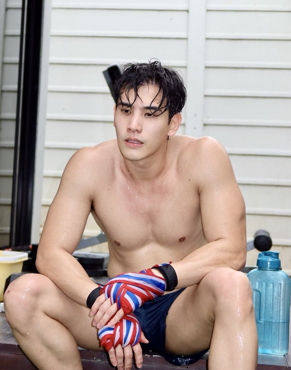 เสพติดผู้ชาย™️ on Twitter: "เหนื่อยนัก มานั่งพักห้องเราไหม 😘😍🥰 ️🧡 lll ig : sian_kitipoom #เสพติด ...