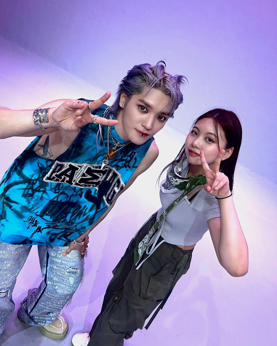 아작 on Twitter: "RT @tyzip_: 댄서 신지윤님 인스타그램 #태용 샤랄랄라 라라 Let’s go https://instagram.com/p/CtNrR2np5qW/"