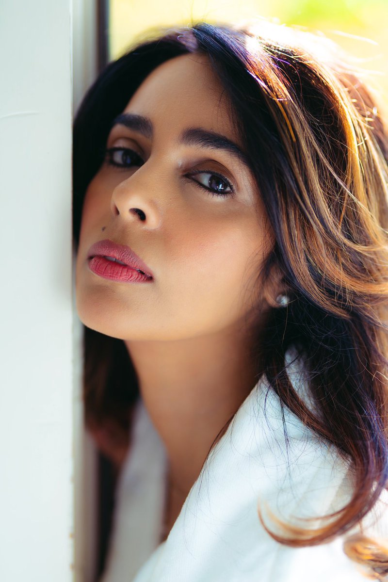 Mallika Sherawat on Twitter: "Close up"