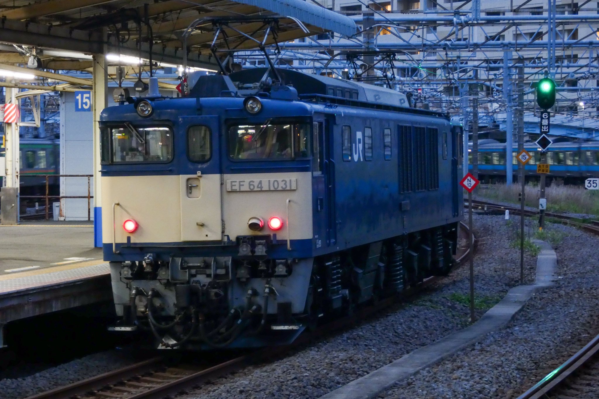 😵‍💫 on Twitter: "6/8 EF64-1031号機 単9744レ E235系J-24編成新津配給返却回送 先ほど大船駅を発車しました https://t.co ...