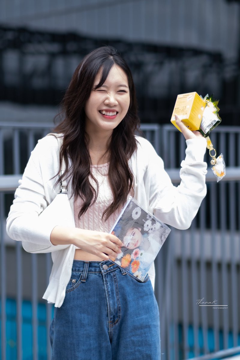 T A W A N I S T A W A N :) on Twitter: "RT @jjkhaisaeng: ซื้อบัตรยัง ไม่ซื้อจะดุแล้วนะ! 😤😤😤 ...