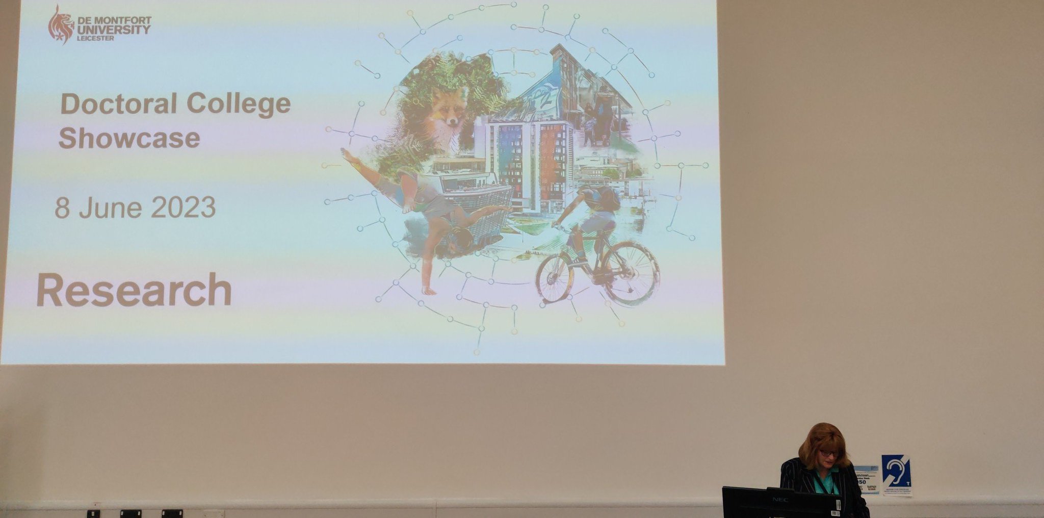 Trevor Wood on Twitter: "Start of the #dmu Doctoral College showcase where I'm presenting later ...