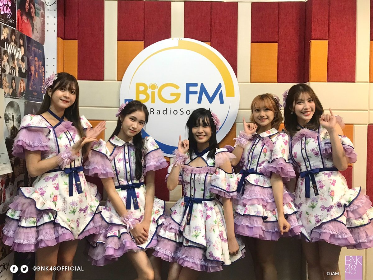 BNK48 on Twitter: "[💜🌸] #BNK48สัญญานะ_PressTour ขอบคุณพี่ ๆ สื่อมวลชน ...
