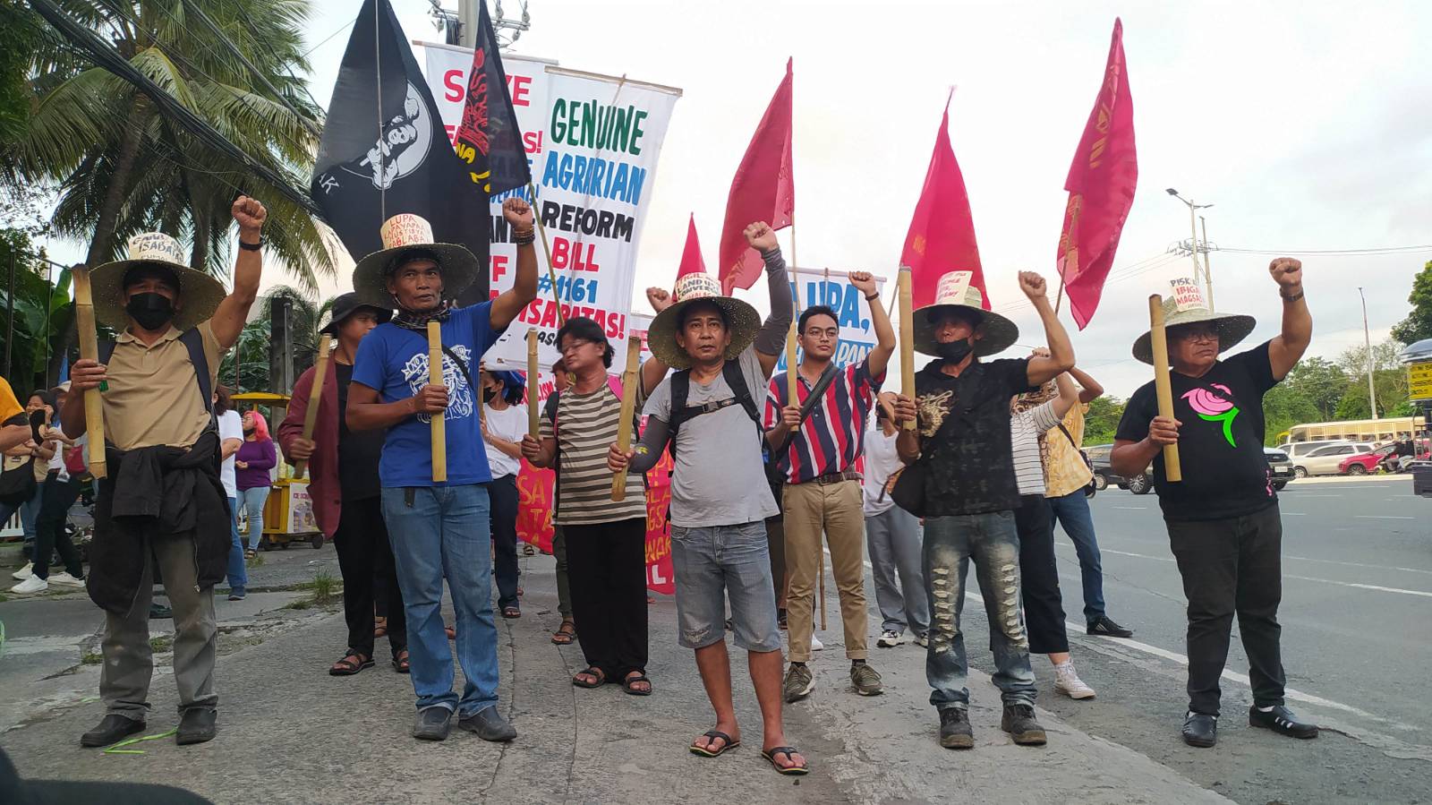 AlterMidya on Twitter: "MGA LARAWAN: Pagdating ng mga magsasaka mula sa Timog Katagalugan at ...