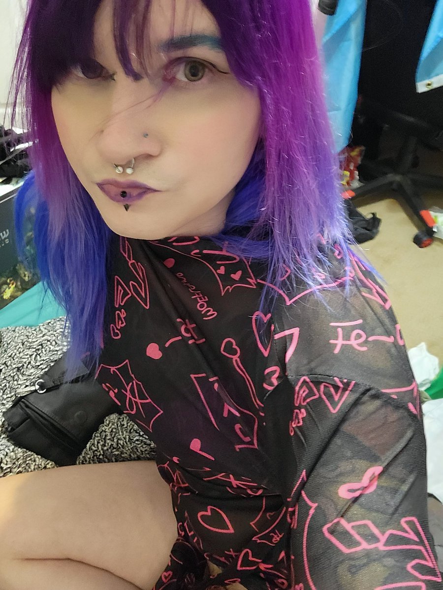 UltraViolet 🏳️‍⚧️ (Hot Girl Arc) 🔞 on Twitter: "aggressively reminding u all how hot i am"