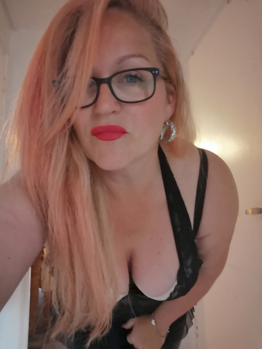 Mistress Xena UK on Twitter: "RT @meaxnxo: PROMO👑 #OnlyFans #onlyfansgirl Twitter ...