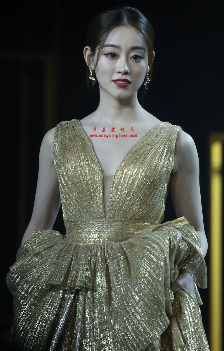 mingxinglove on Twitter: "#祝绪丹 星光大赏内场花絮照片，大尺度深V露胸礼服，高清4K分辨率原图无修 #生图 下载 #明星生图 https ...