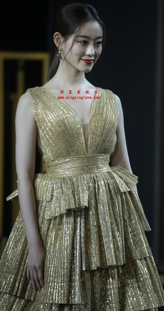 mingxinglove on Twitter: "#祝绪丹 星光大赏内场花絮照片，大尺度深V露胸礼服，高清4K分辨率原图无修 #生图 下载 #明星生图 https ...