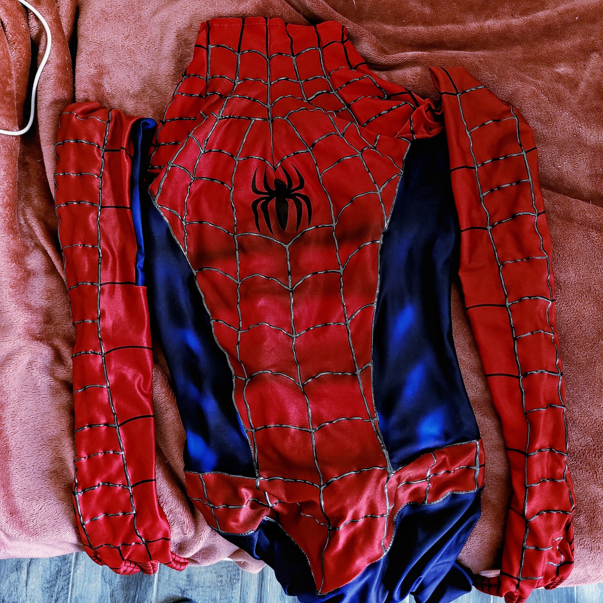 Spiderman Suit Web Pattern