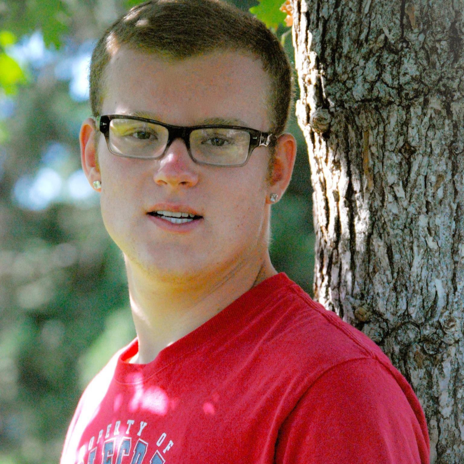 Daniel Sotir 🔜 Fan Expo Denver on Twitter: "Aggressively reminding u all how how hot I am https ...