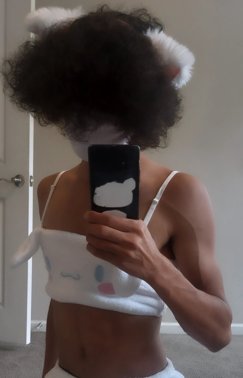 Fuwafa 🕊 VTuber on Twitter: "Please can we practice hand holding 🥹 #Femboy https://t.co ...