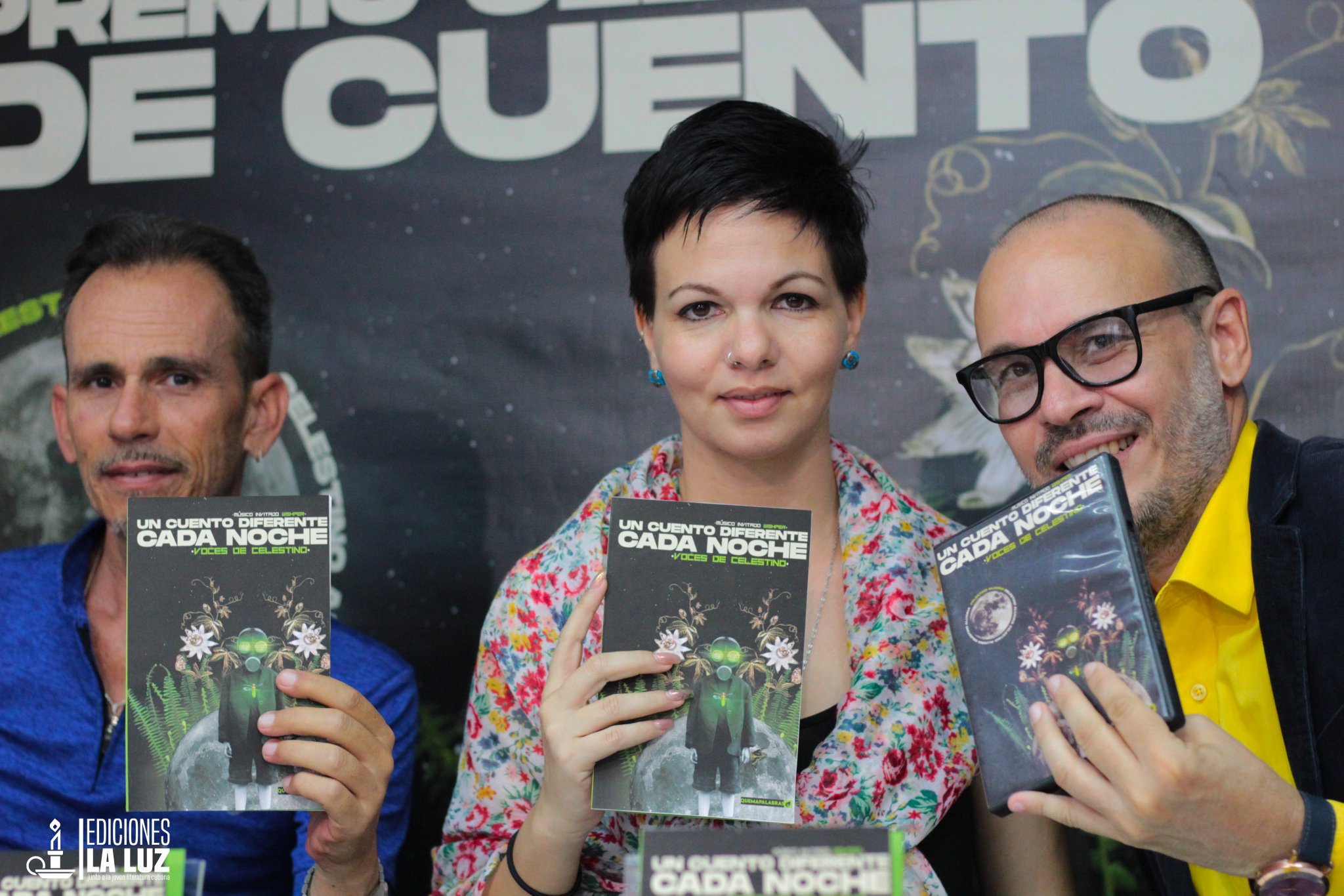 Ediciones La Luz on Twitter: "🖼️ 𝗙𝗼𝘁𝗼𝘀 | Abrirse las Constelaciones, espacio que Ediciones La ...