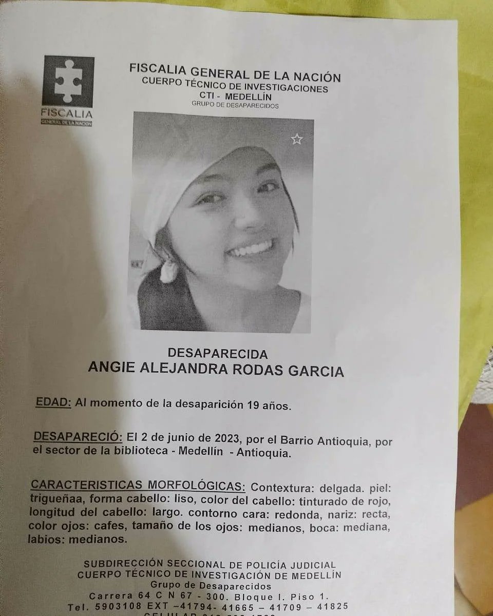 Prensa Paisa on Twitter: "Familiares y amigos buscan a Angie Rodas, de 19 años, quien ...