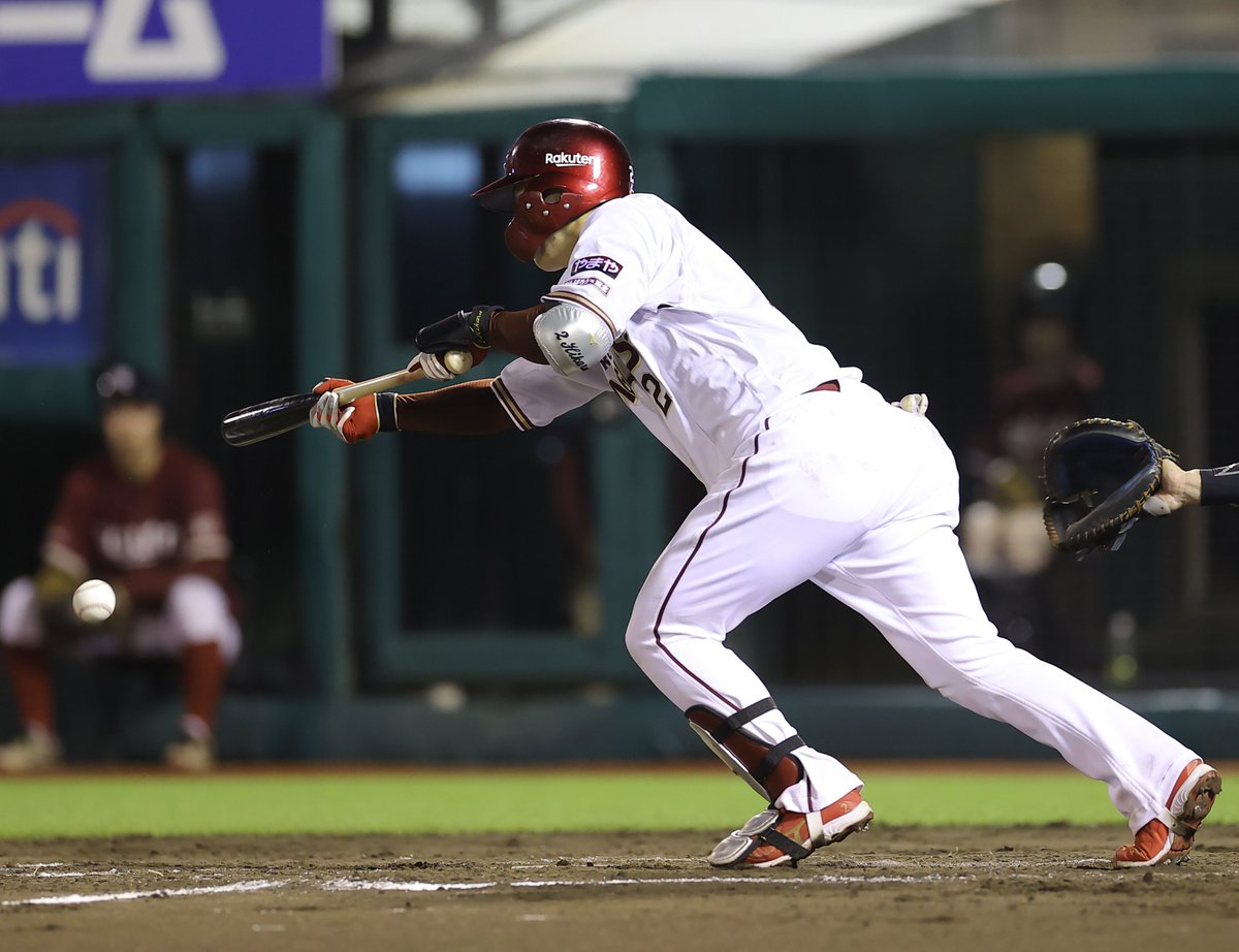 サンスポ×EAGLES on Twitter: "【楽天ｰ阪神】8日、5回に安打を放った太田光選手、7回には見事スクイズを成功させ「昇り龍ポーズ」。二盗も決めた。https://sanspo ...