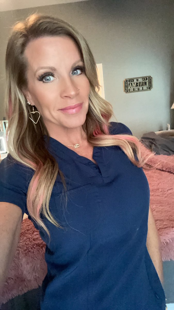 Kristi Kream 💦🍍 on Twitter: "The professional me….and the naughty me! 😇/😈"