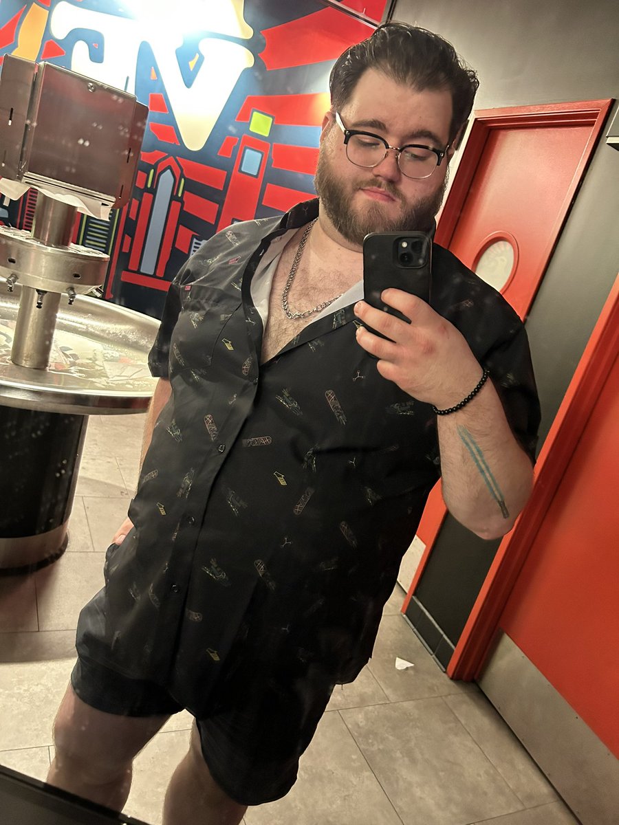 Christian_S on Twitter: "Aggressively reminding you all of how hot I am."