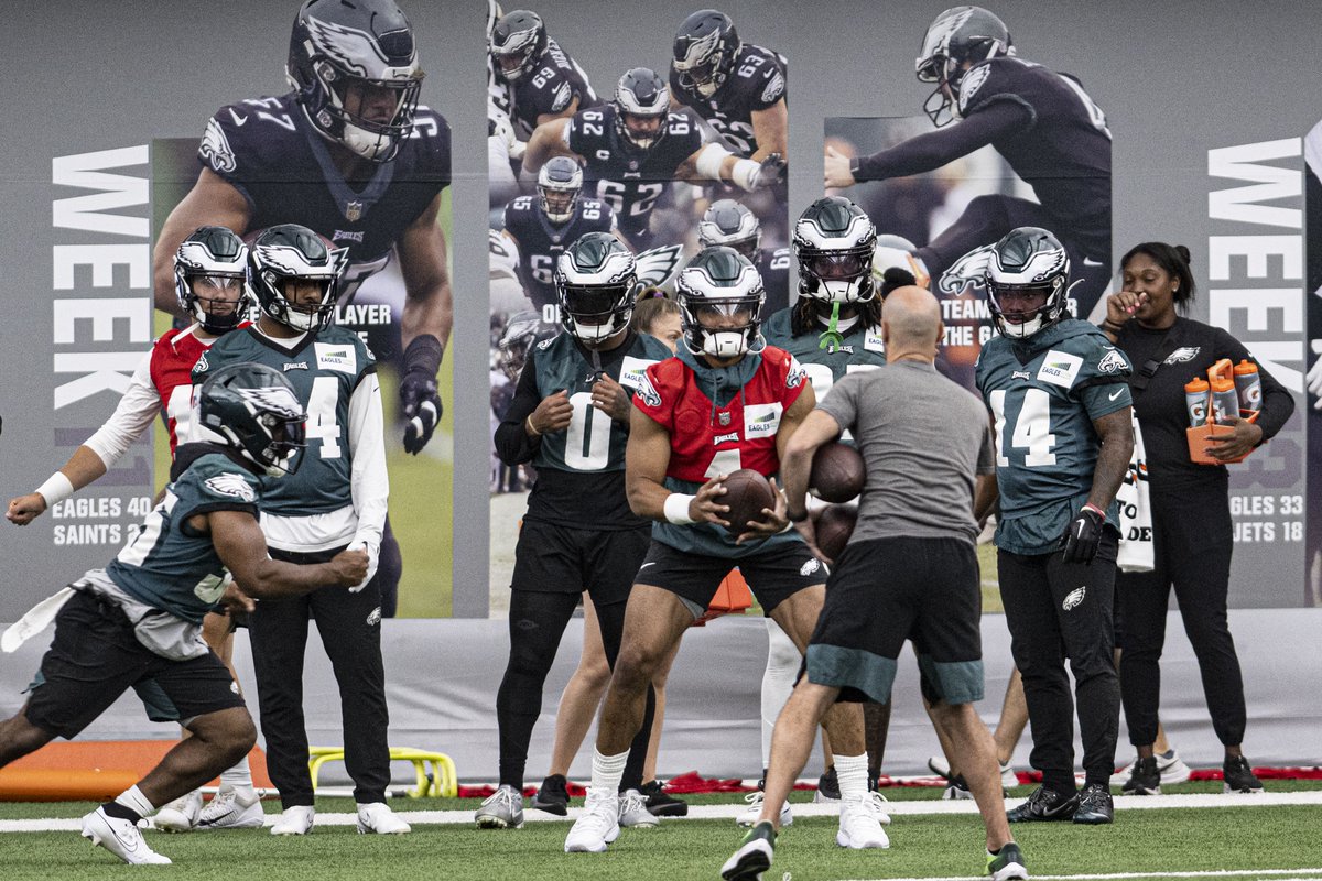 Josh Tolentino on Twitter: "Jalen Hurts flicks from Eagles final OTA practice 📸: @PhillyInquirer"