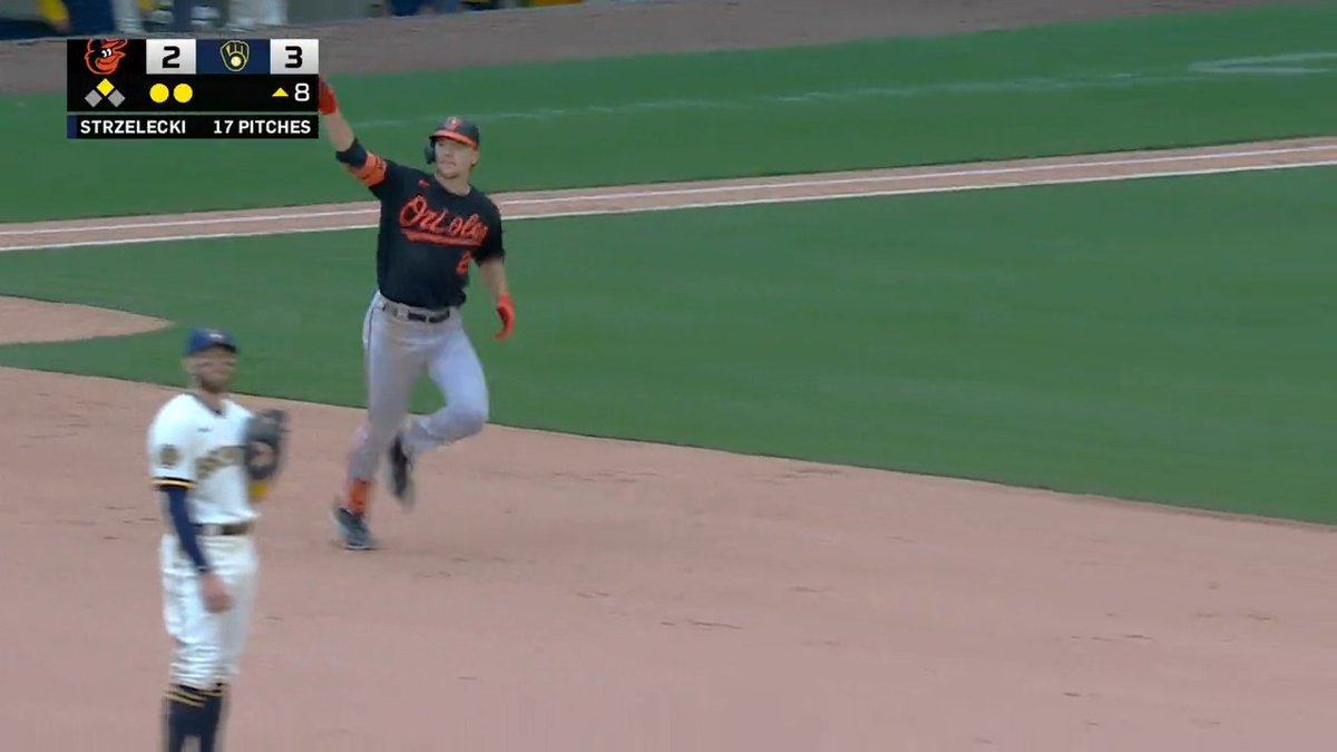 MLB on Twitter: "Gunnar Henderson flips this game upside down!"