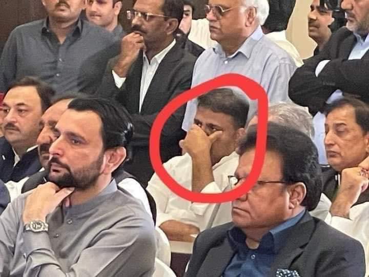 مہران امجد on Twitter: "RT @mehran_amjad: یہ چاروں تصاویر آج کے دن کے ہیں جس کا ضمیر زندہ ہے وہ ...