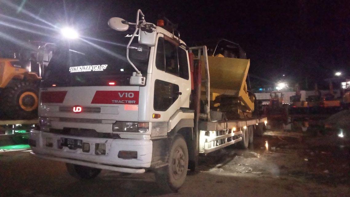 Big Thumb CWB 520 HMN on Twitter: "NISSAN DIESEL Big Thumb CWB 45 ALDN And CW V10 TRACTOR ...