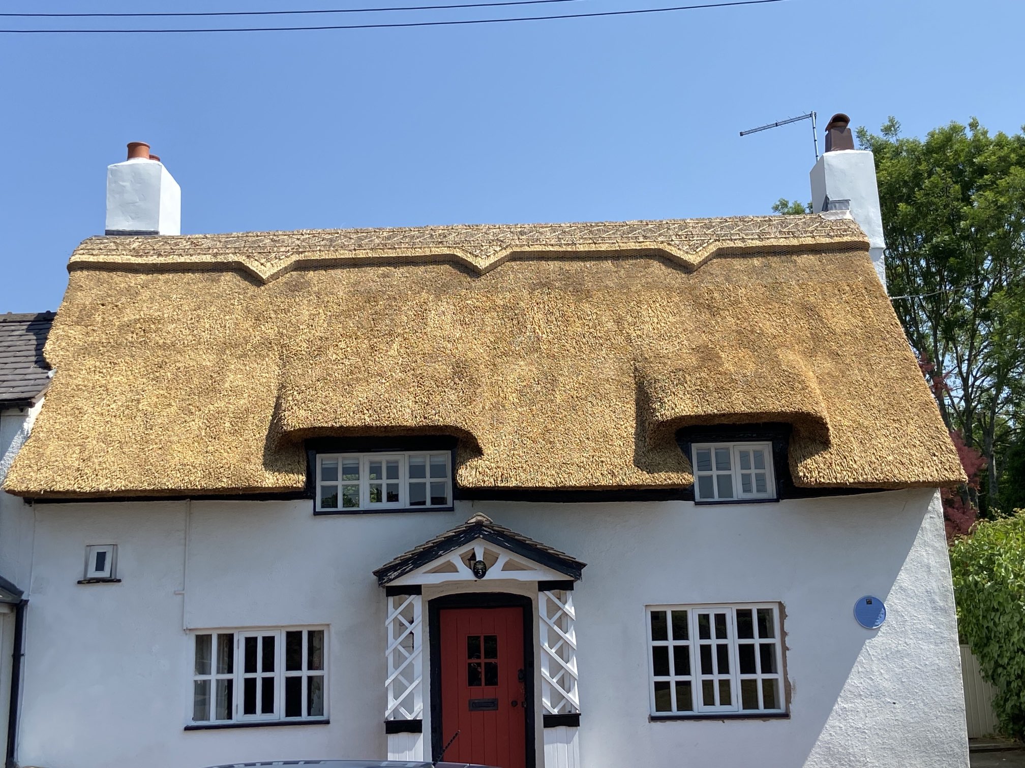 Master Thatchers Ltd on Twitter: "Weaverham complete. #Thatching. https://t.co/CFu9vMhAKN" / Twitter