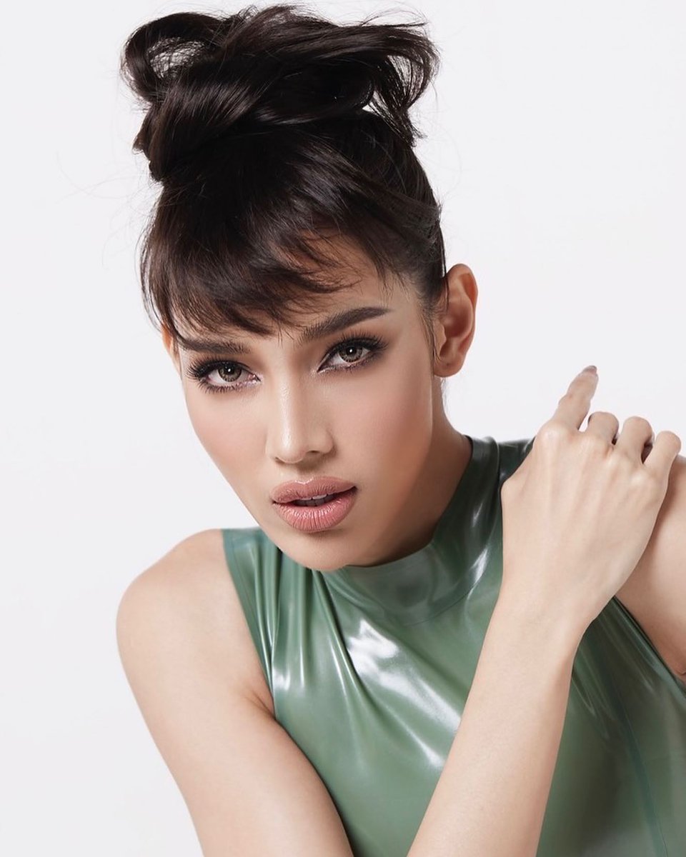 FORFUN on Twitter: "Thank you Chatnalinch 💚 MUA: _khaotoo_ HAIR: Noppasitt Votr STYLIST ...