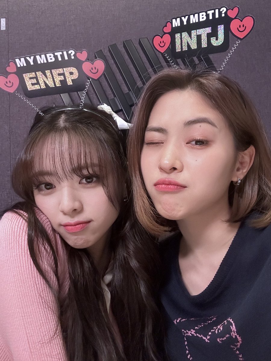 2shin archives on Twitter: "itzy's twitter update (2023)"