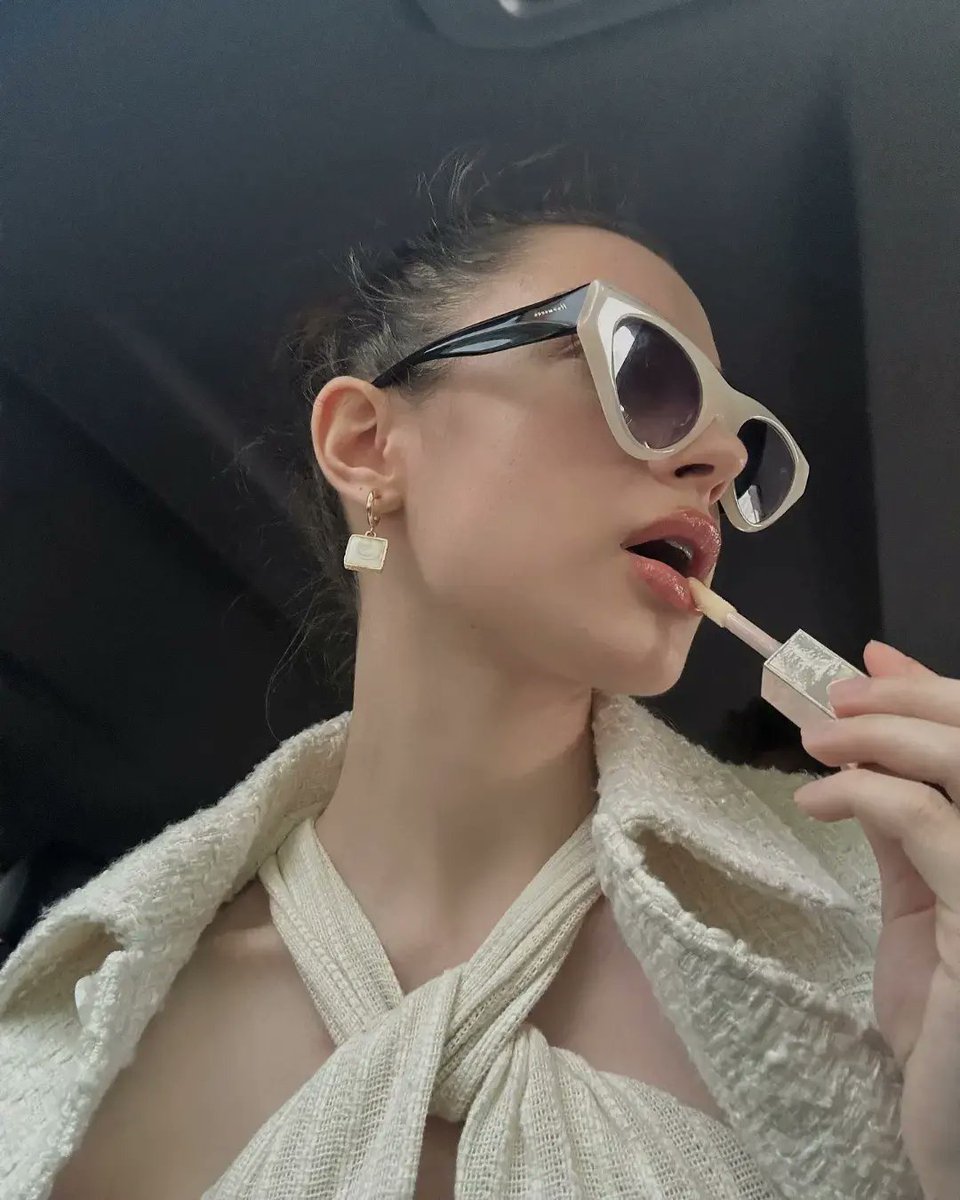 Emoşş🦋 On Twitter French Lady 🥐