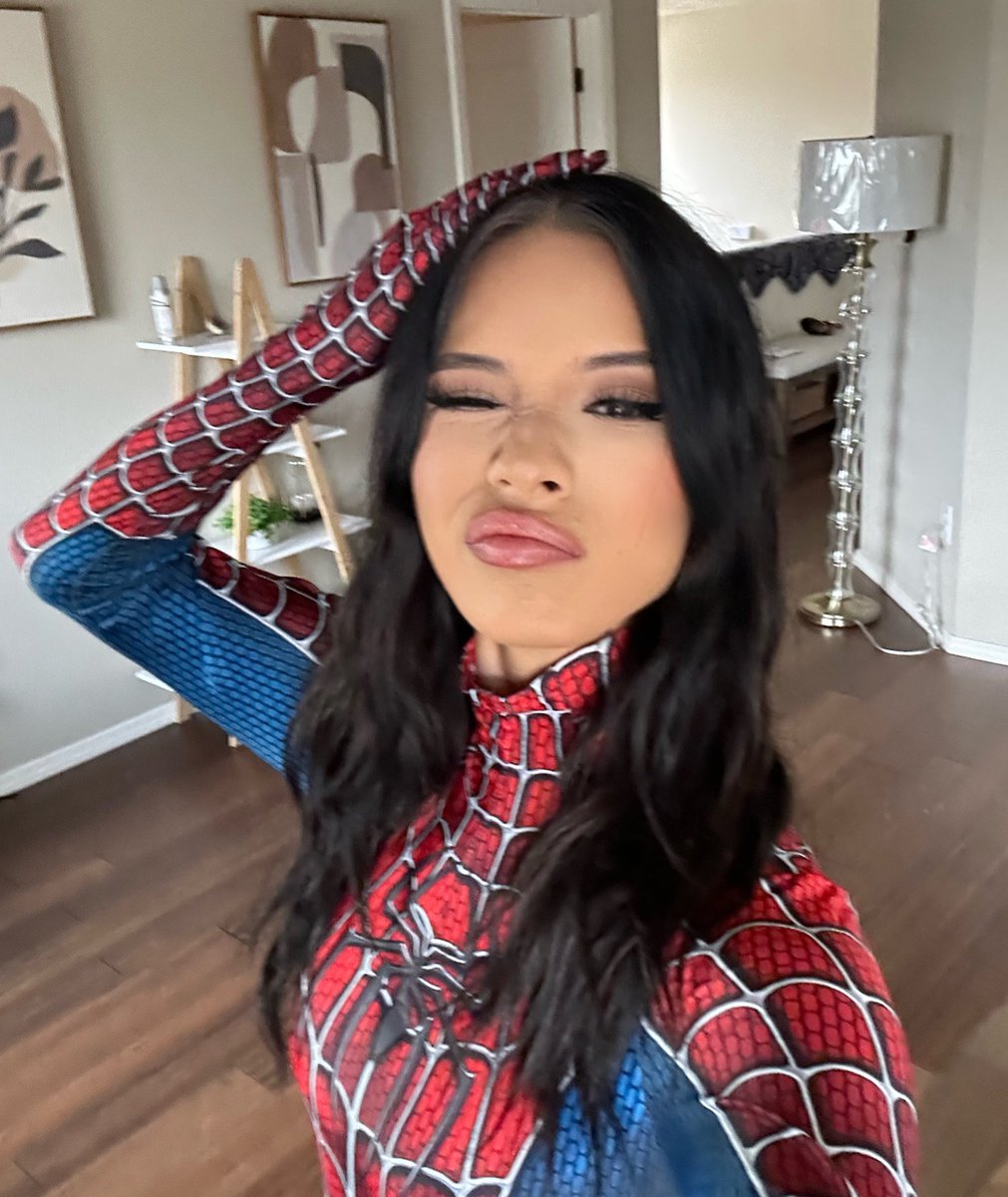 nat nat on Twitter: "😜"