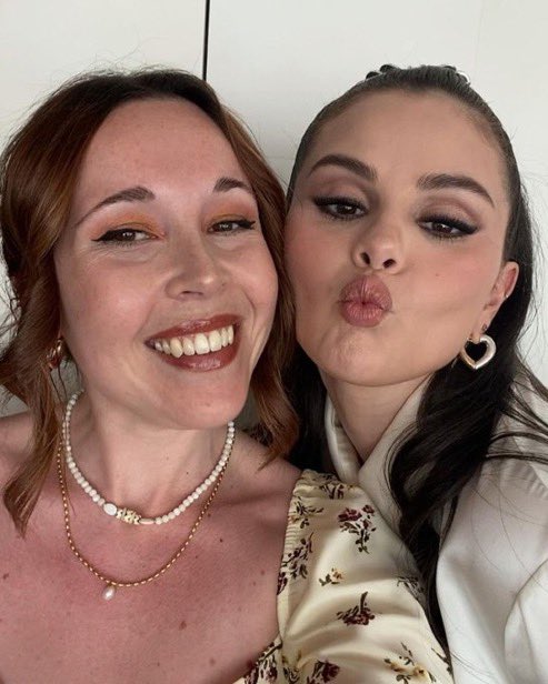 Selena Gomez News On Twitter Selena Gomez With An Influencer At A