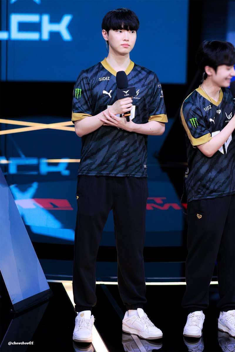 칠⁷ on Twitter: "RT @chovchov01: 230609 GEN vs KT #쵸비 #CHOVY #정지훈 #젠지 #GenG #GenGWIN"