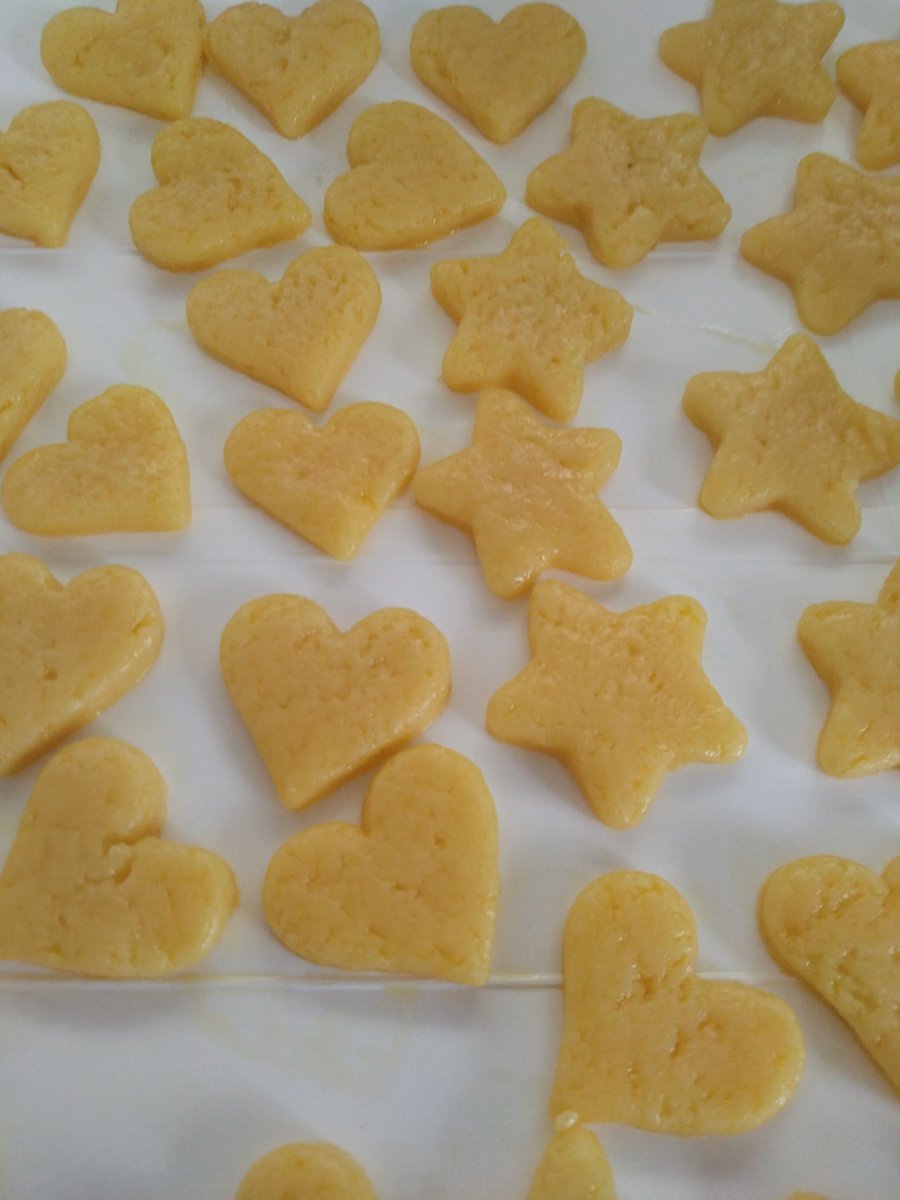 結莉愛🍒玲緖愛(母管理) On Twitter 明日、来てくれる人の為に レオちゃんマンがクッキー🍪を焼いてくれてます😊💕
