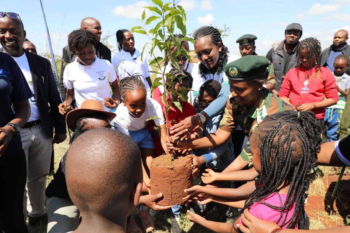 Ministry of Environment, Climate Change & Forestry on Twitter: "Cabinet Secretary Hon Soipan ...