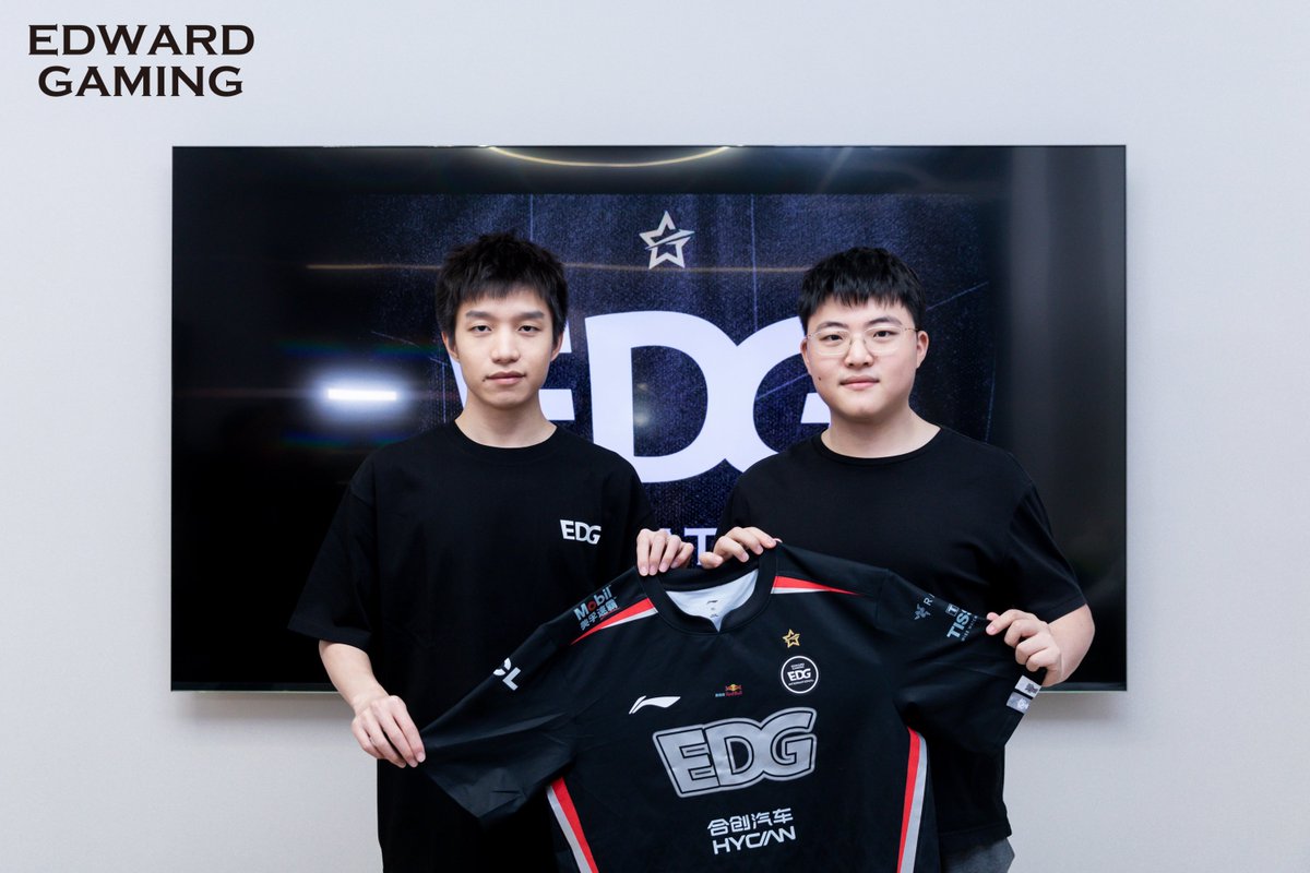 Ilha das Lendas 🏝️ on Twitter: "🚨 Uzi volta a jogar a LPL, dessa vez pela EDG. O lendário ADC ...