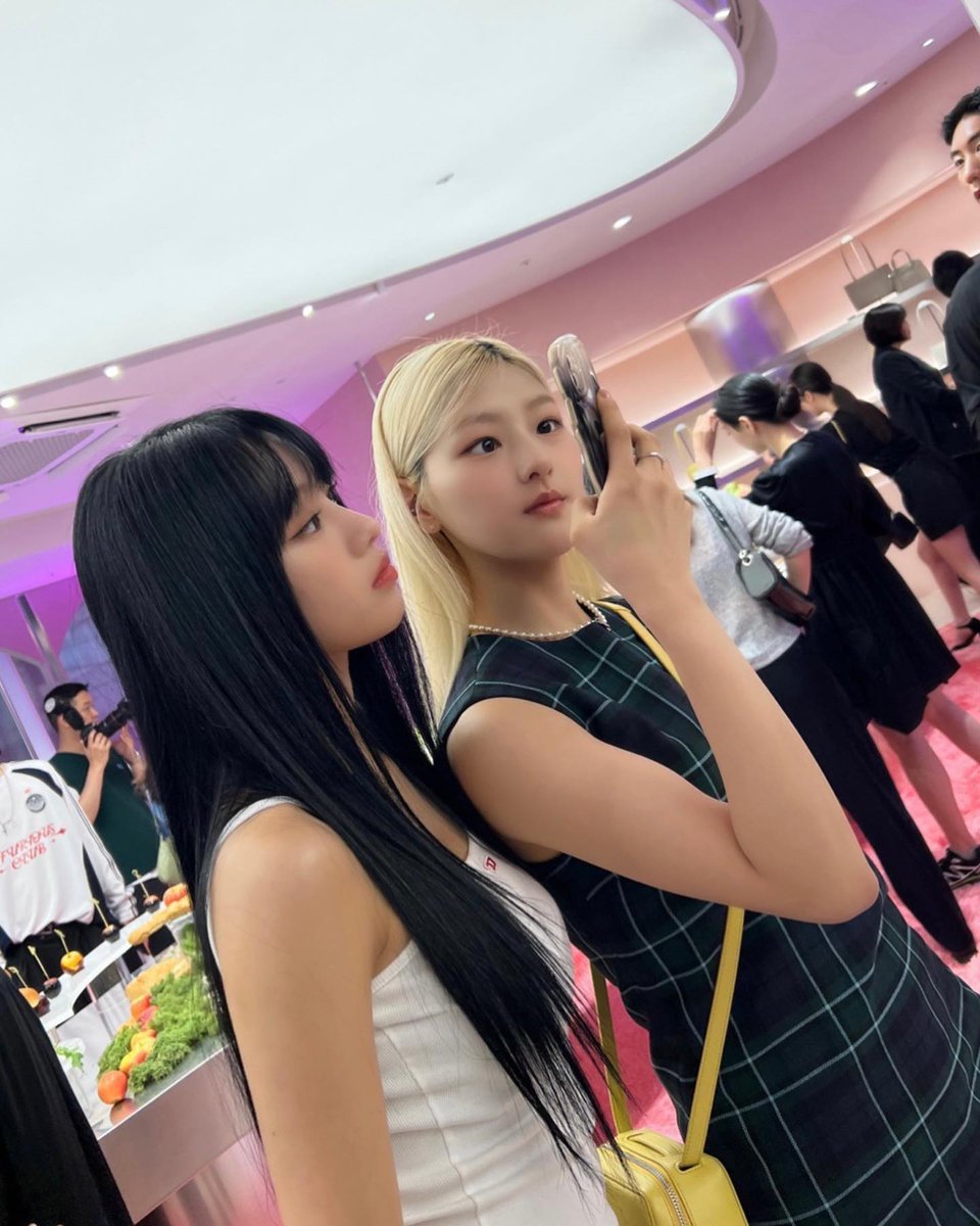 Natty Global on Twitter: "[IG] 230605 natty_0530 post 🤍 ️ with🐣 🤍 ️ con🐣 (1/2) 🔗http://instagram ...