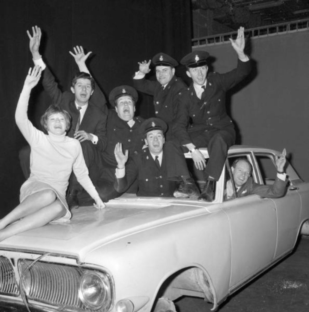 Archivetvmusings on Twitter: "A photocall with the enthusiastically waving cast of Z Cars."