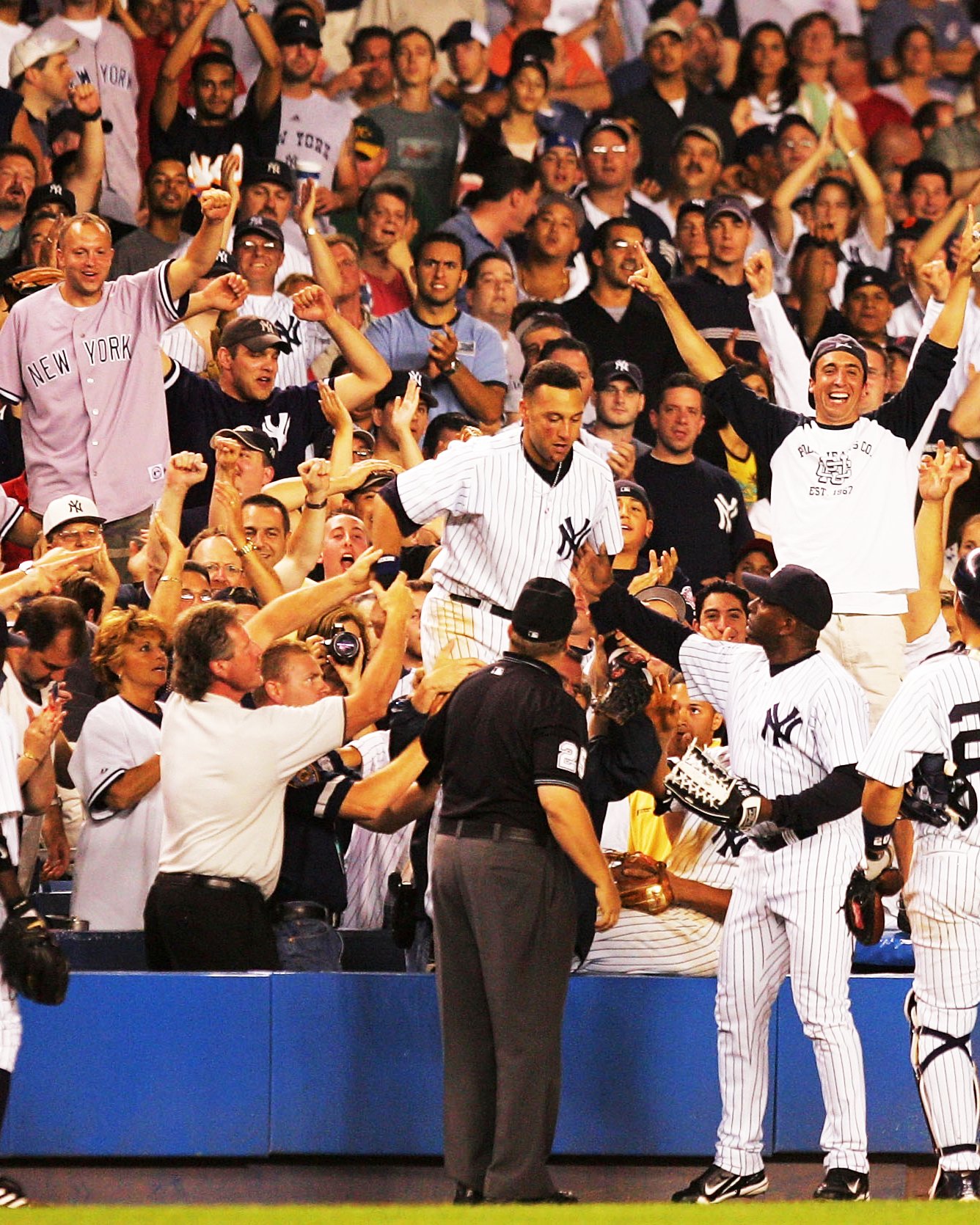 Derek Jeter Dive Into Stands