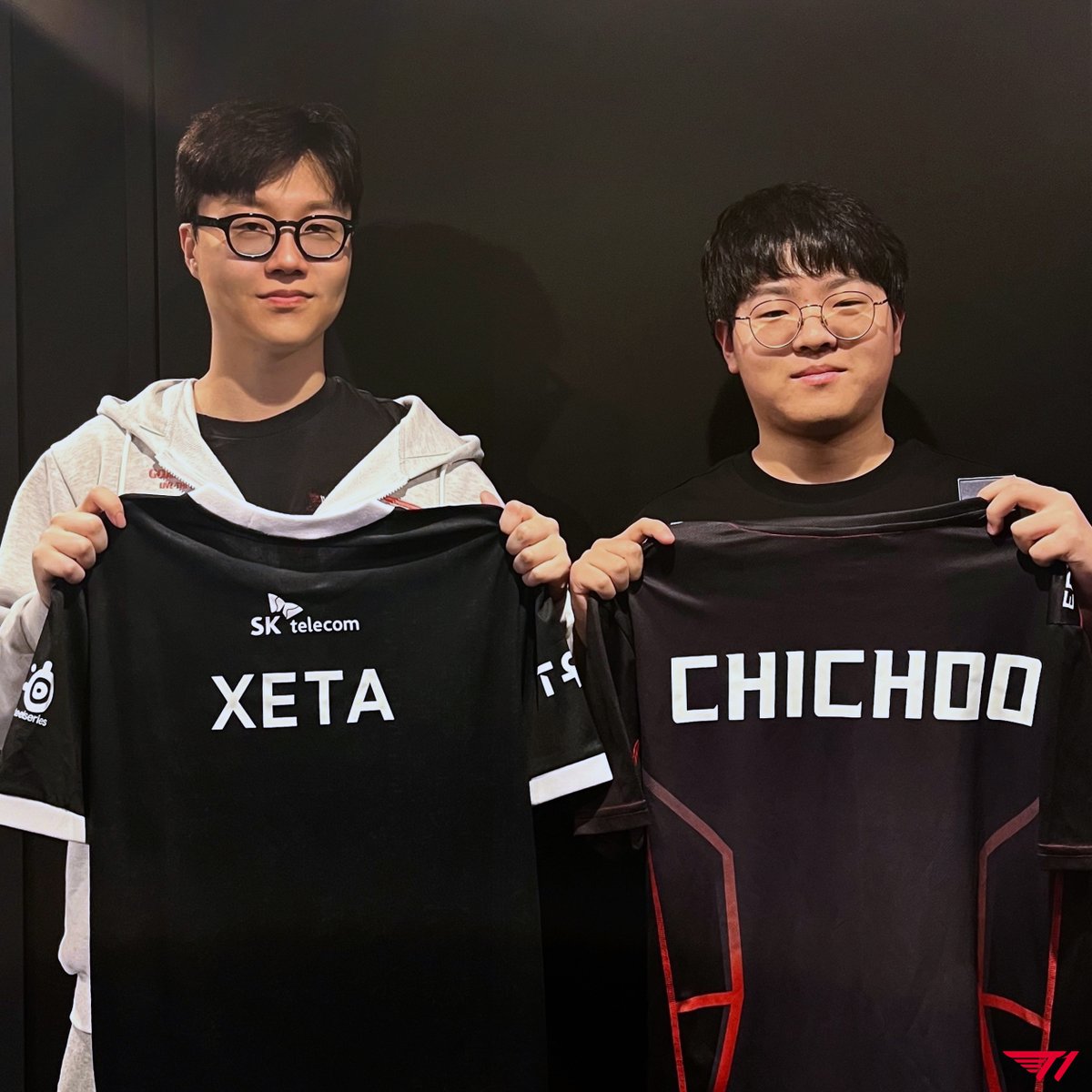 T1 on Twitter: "T1 x @EDG_Edward at Masters Tokyo 2023 : @OfficialXETA & @EDGCHICHOO ...