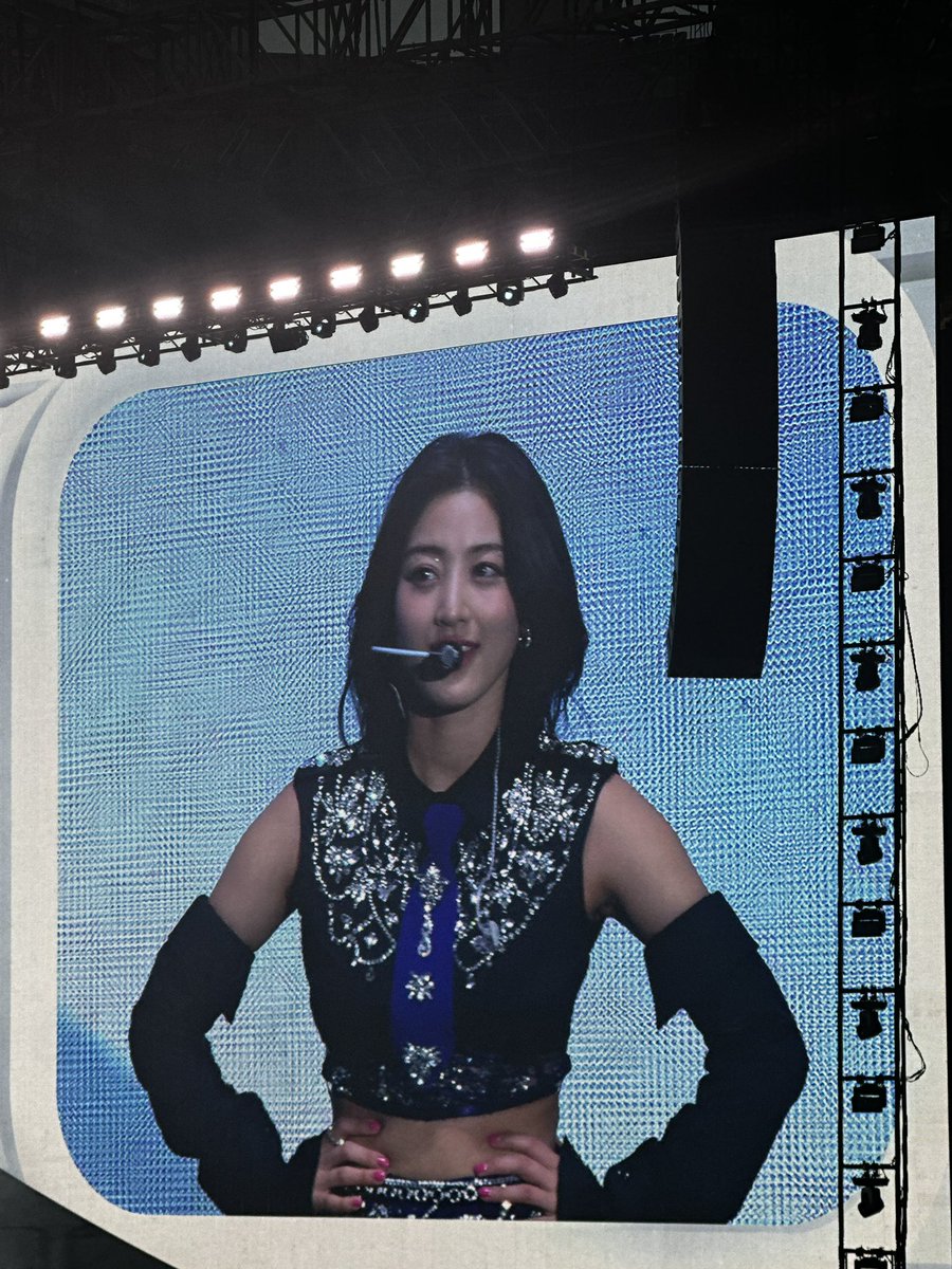 angel ･:*° 🫧hyolo fighting! 🔫 on Twitter: "RT @thiccboikookie: JIHYO"