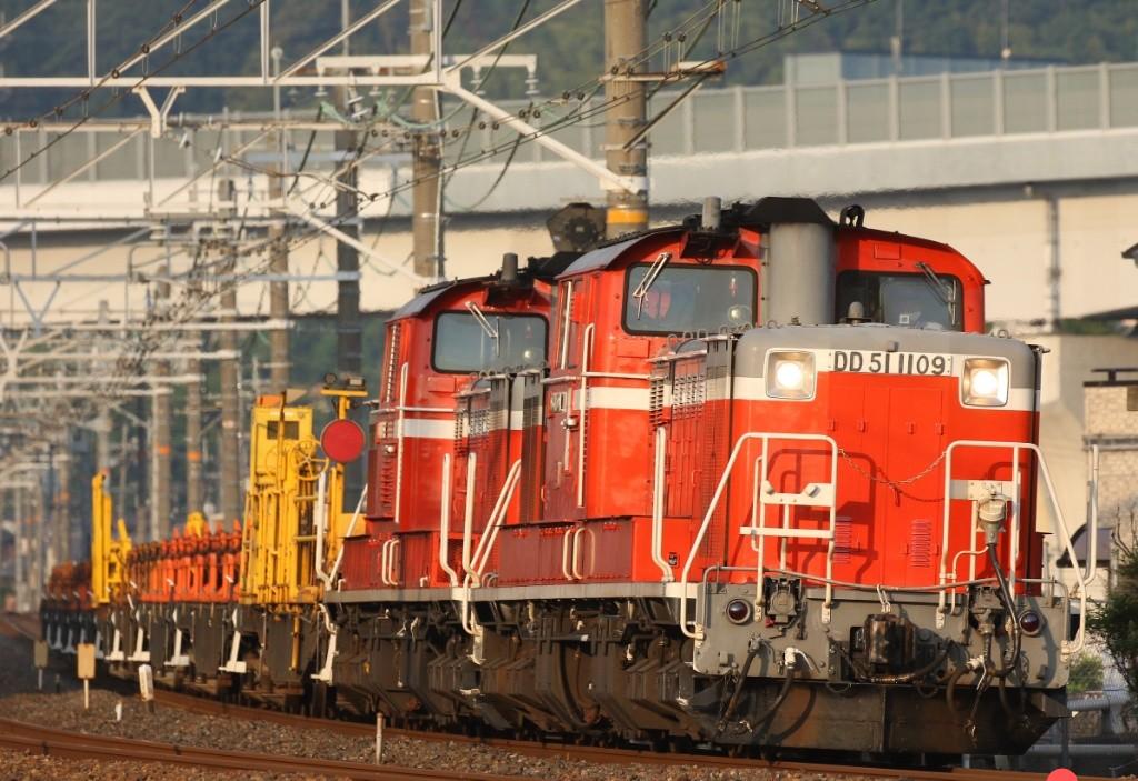 くろべえwithみょんうる水カン on Twitter: "2023/6/8 JR京都線より DD51 1109号機〈宮原〉＋DD51 1192号機〈宮原〉けん引のロングレール輸送用貨車(チキ ...