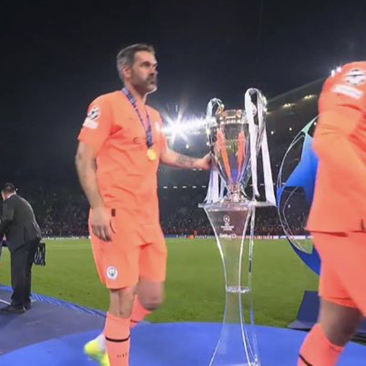 Men in Blazers on Twitter: "Scott Carson. Man City’s 37yo 3rd choice GK. Was on bench today and ...