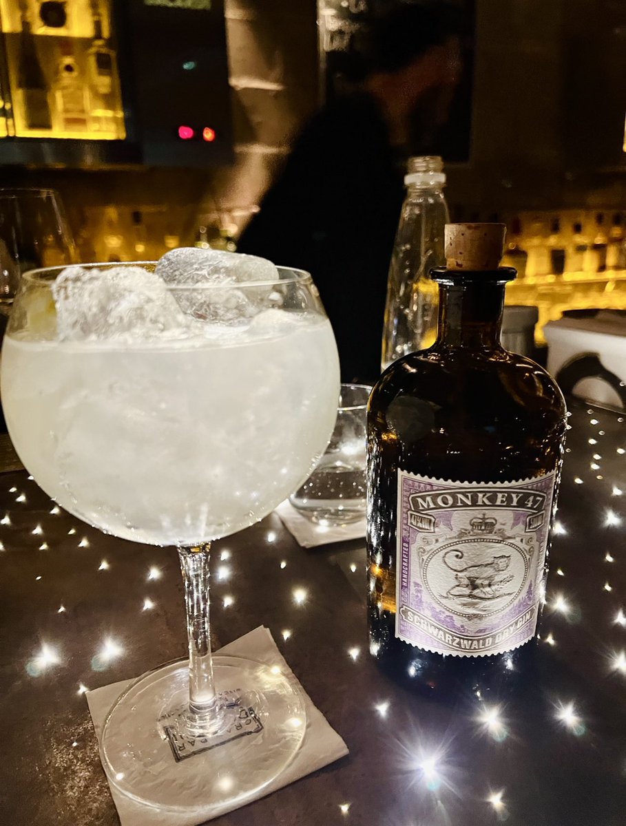 GingerCookie on Twitter: "El el día mundial del Gin, uno de mis favoritos en un bar que ya es un ...