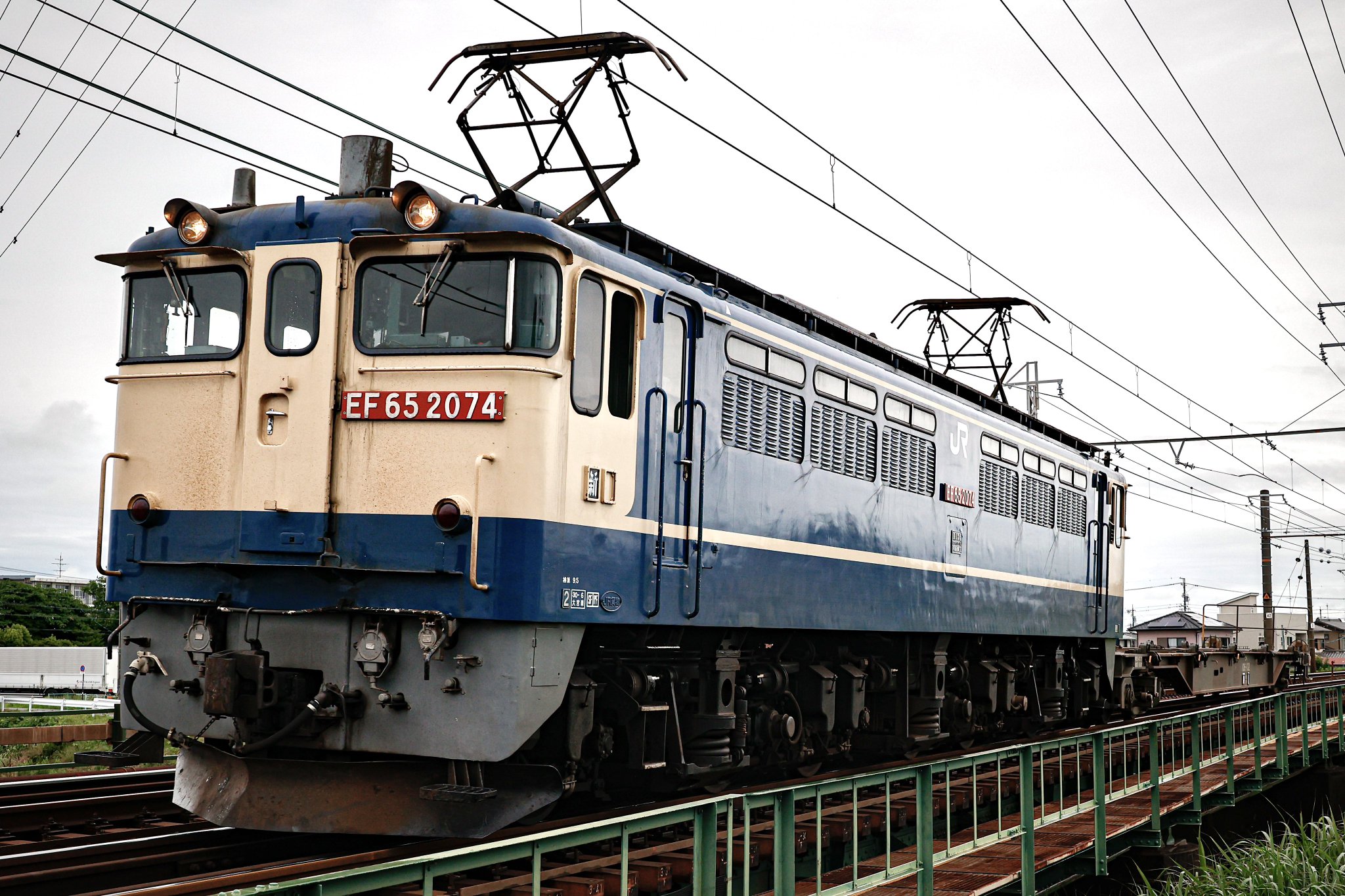 ɳ³ on Twitter: "2023/06/11 9863レ EF65 2074 ほぼ定時で通過 窓が開いていますが、外の空気を感じながら運転するには 丁度良い気温でしょうか🙄 雨 (と ...