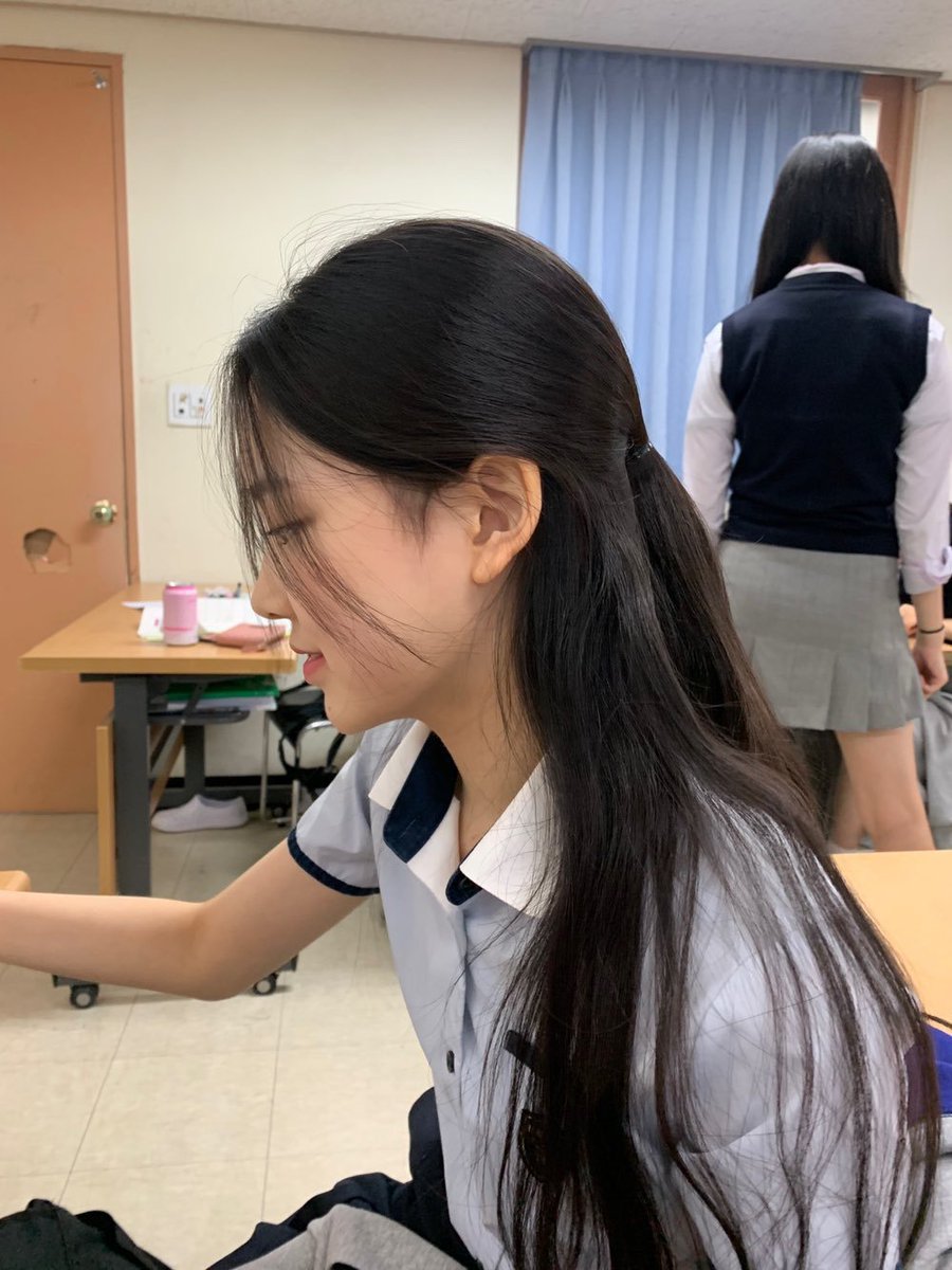 pannchoa on Twitter: "Knets react to other trainees reveal from HYBE's upcoming girl group ...