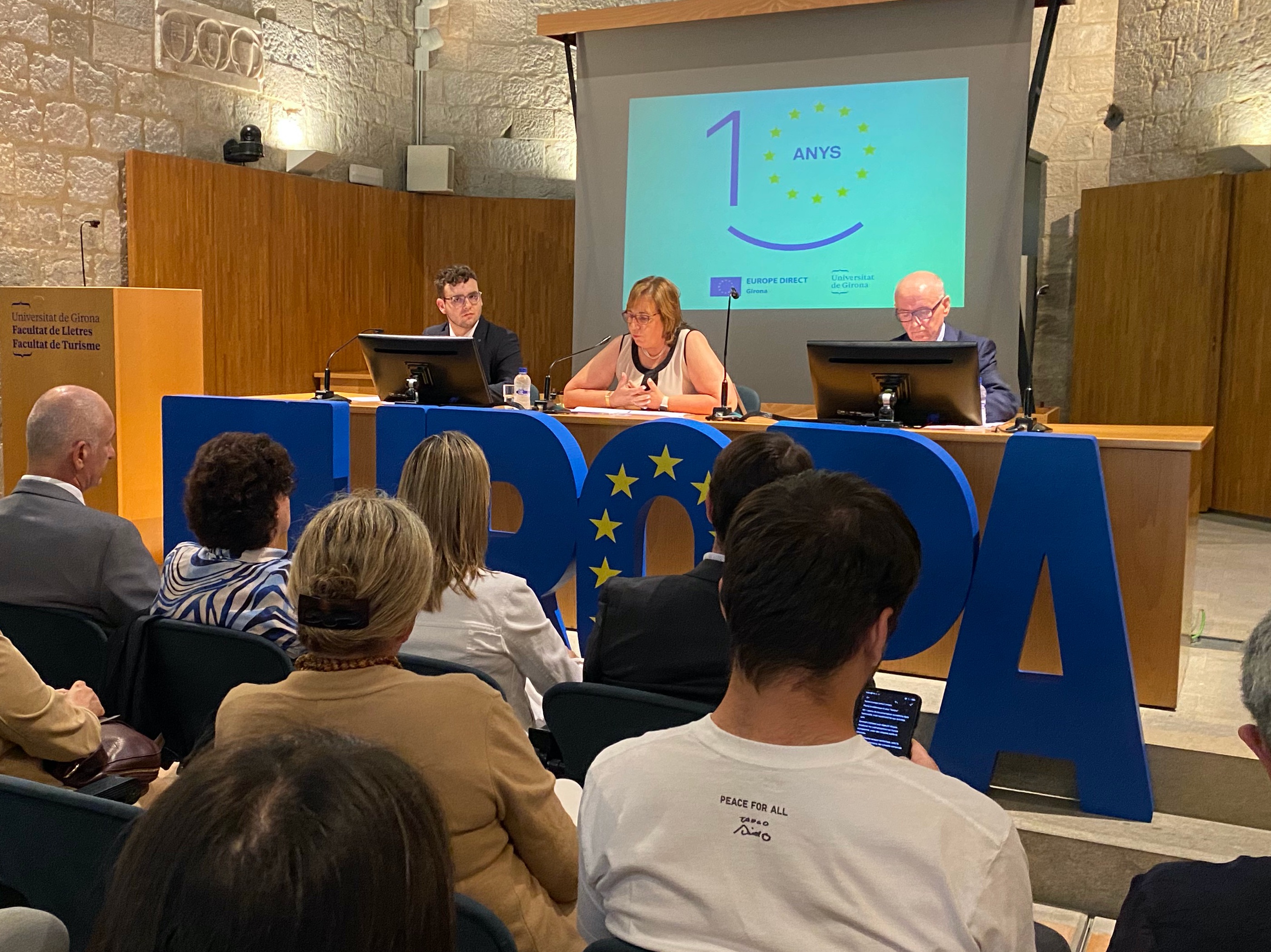 Comissió Europea 🇪🇺 on Twitter: "RT @totaeuropa: 🇪🇺 10 anys d'Europe Direct Girona @EDGirona 🎙 ...