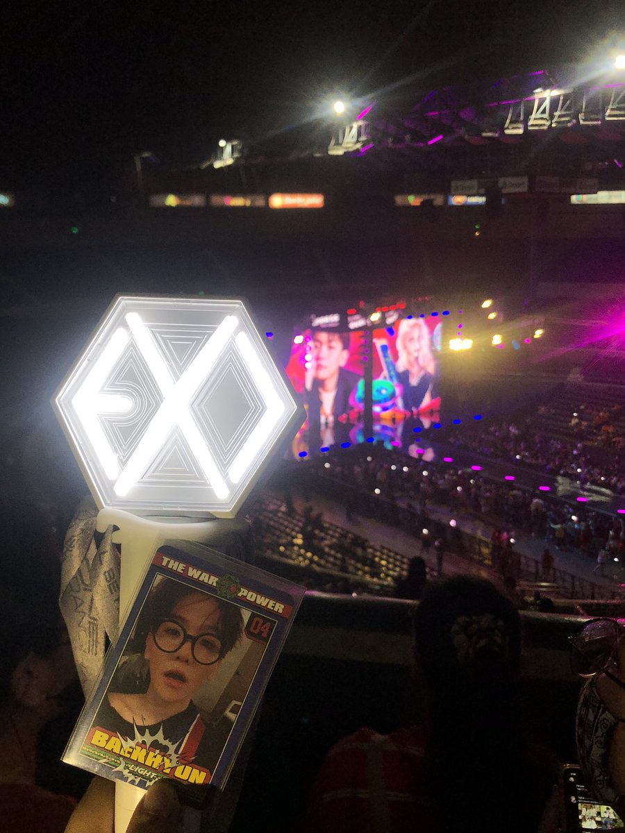 karra on Twitter: "IM LITERALLY SOBBING RIGHT NOW"