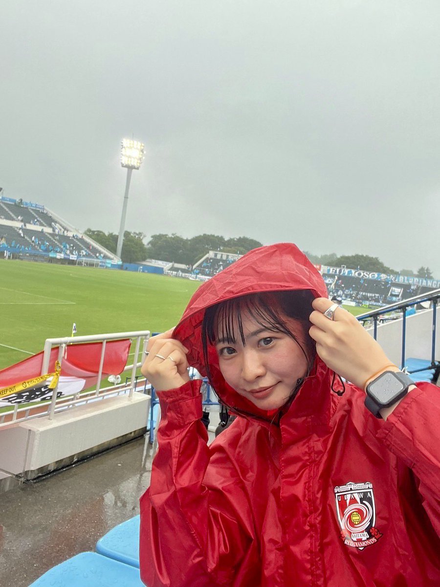 ただの赤字の女子ちゃんねる(レッズ応援) On Twitter 7連戦、最後の試合! 雨がものすごいですが きっちり勝って、締めくくりたいと思います! 浦和レッズ Jリーグ
