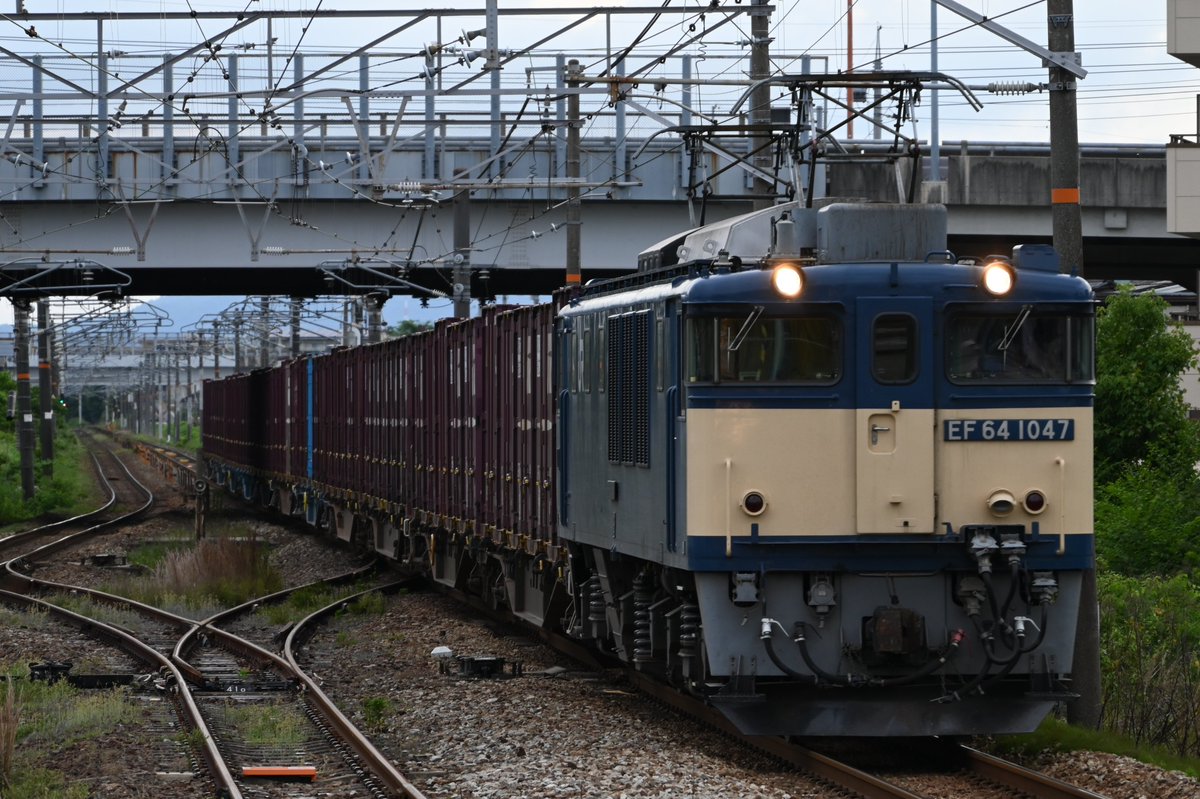 写真垢 on Twitter: "EF64 1047 3084レ/EF64 1022 3083レ@中庄"